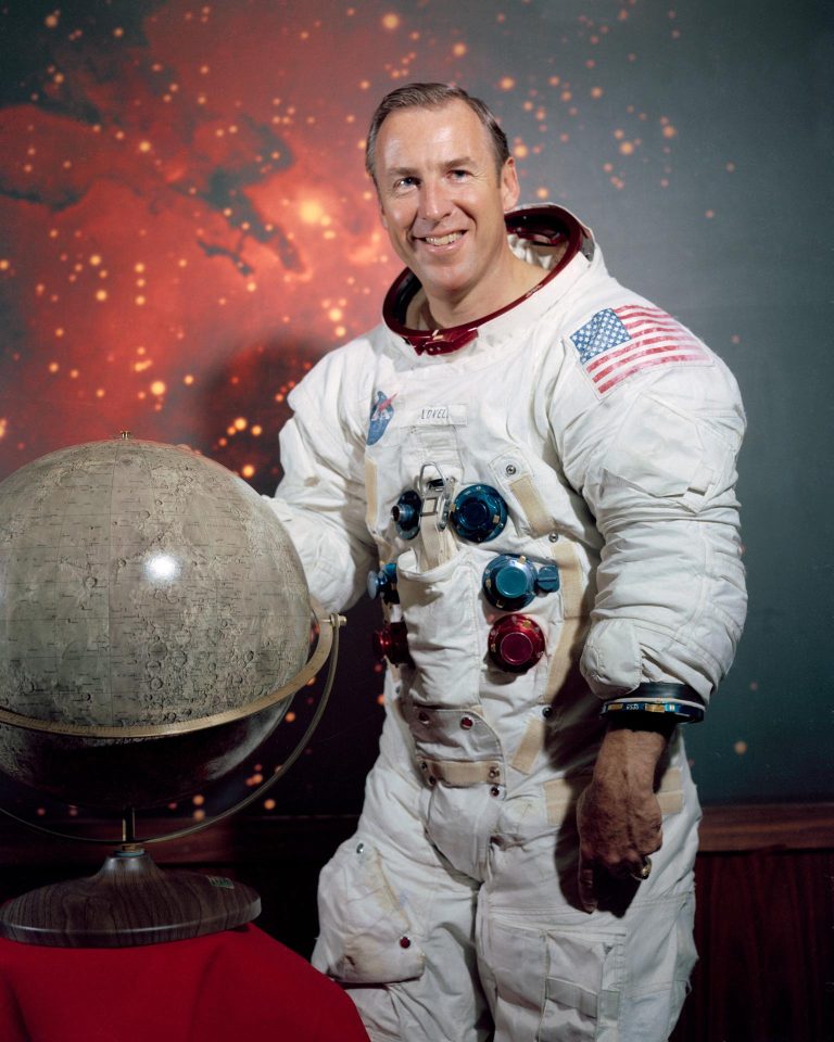 Legendaarinen Apollo 13 -komentaja Jim Lovell on kuollut - "Usein ...